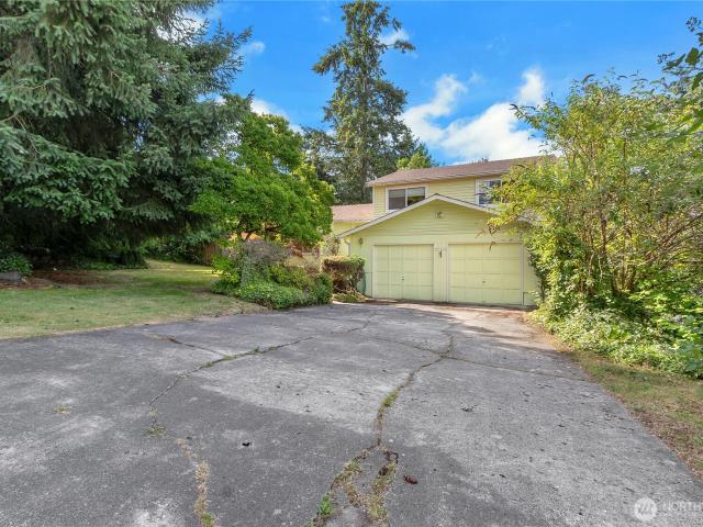 2704 24th Avenue Ct SE