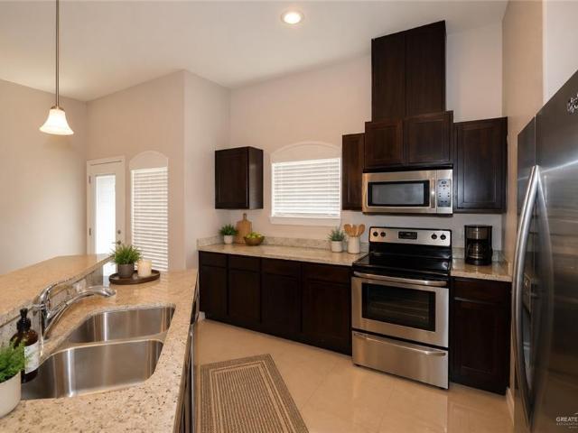 2705 Mimosa Street 10