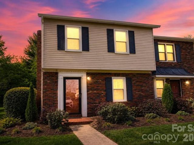 2705 N Center St Apt 36, Hickory, NC 28601