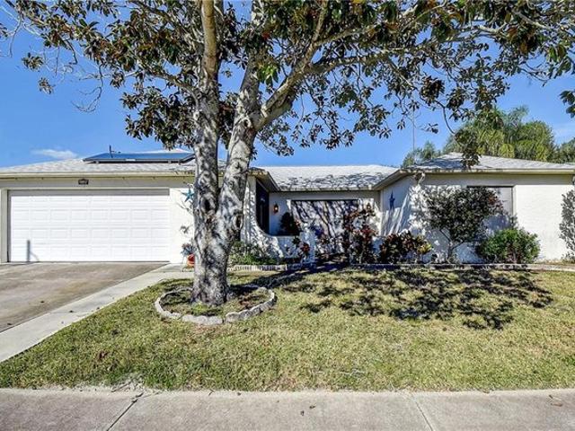 2705 Narcissus Dr, Holiday, FL 34691