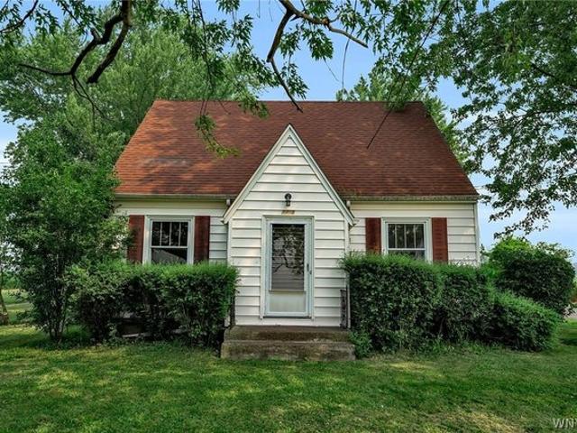 2705 Niagara Rd, Niagara Falls, NY 14304