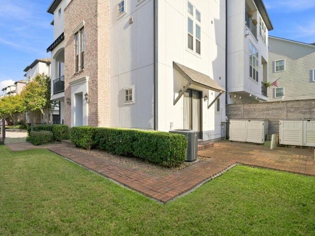 2705 Arabelle Grove