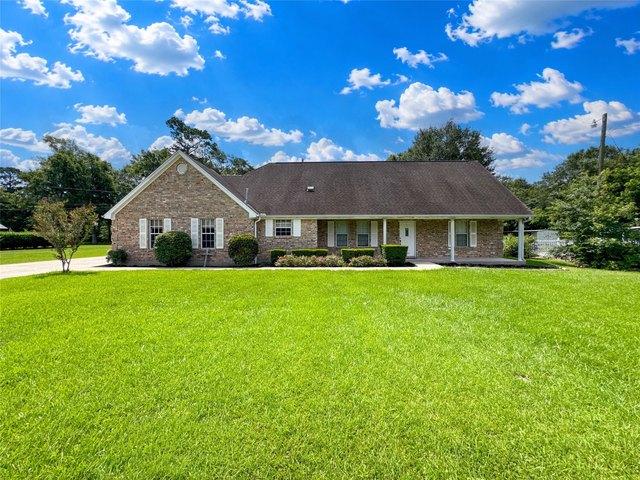 2705 Clark Ln, Orange, TX 77632