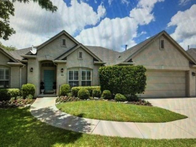 2705 Cliffwood Dr, Grapevine, TX 76051
