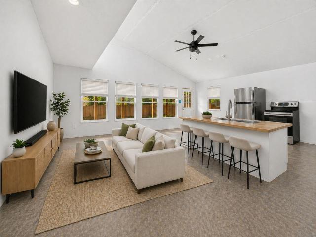 2705 Cory Ln