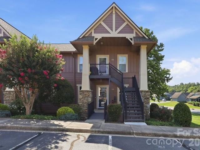 2705 Deermouse Way, Hendersonville, NC 28792