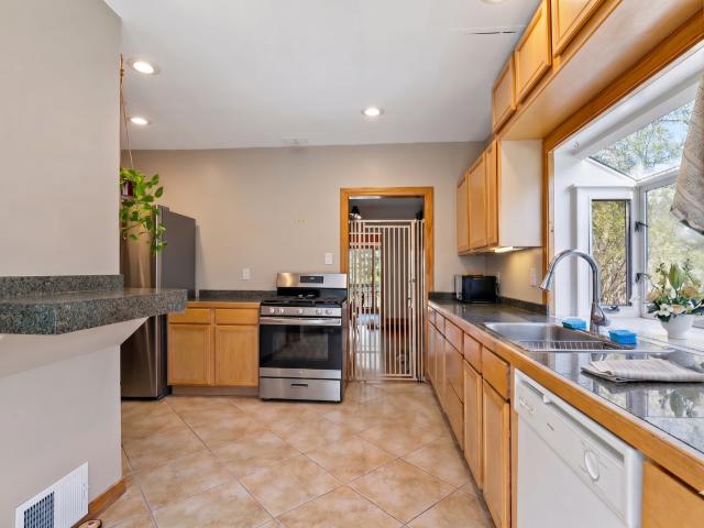 2705 E Minnehaha Parkway