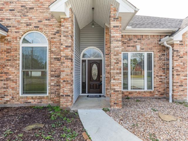 2705 E Tanager Trail
