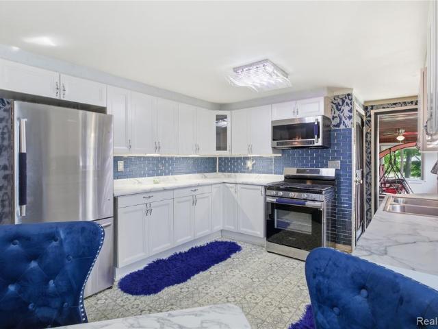 2705 Glendale Road
