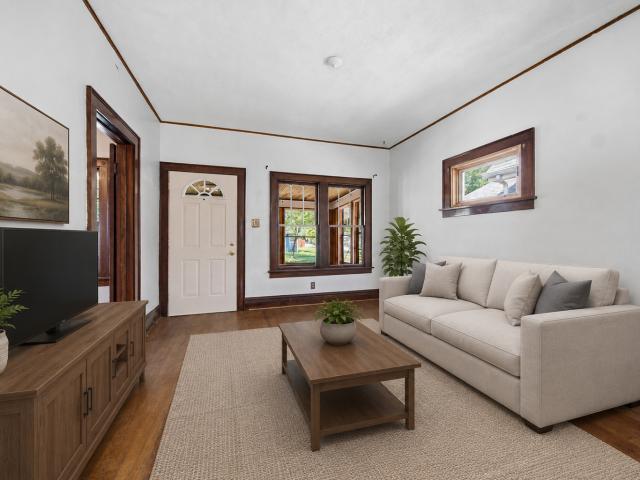 2705 Grunewald Street