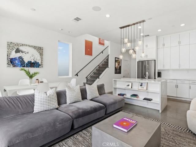 2705 Paragon