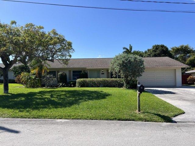 2705 Park Dr, Lantana, FL 33462