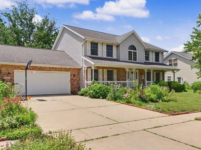 2705 Pine Valley Dr, Champaign, IL 61822