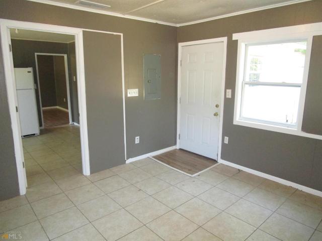 2705 Village Green Lane
