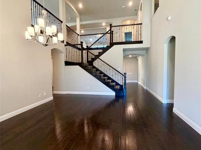 2705 Walnut Creek Lane