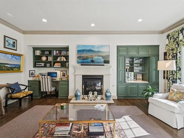 2705 Welborn St, Dallas, TX 75219