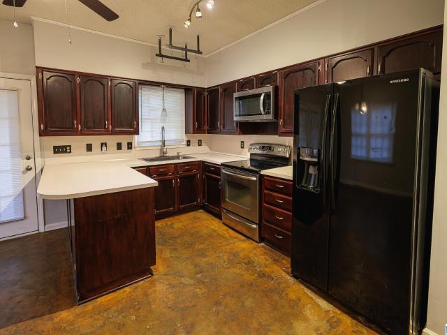2705 Wellington Circle