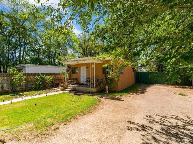 2706/2 Granada Rd SW, Albuquerque, NM 87105