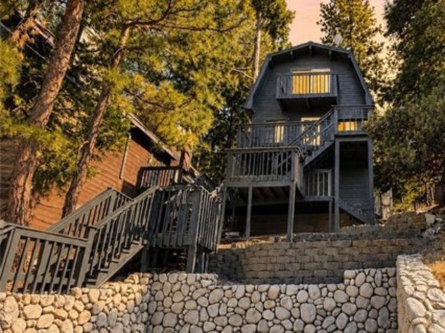 27067 Overlook Ln, Lake Arrowhead, CA 92352
