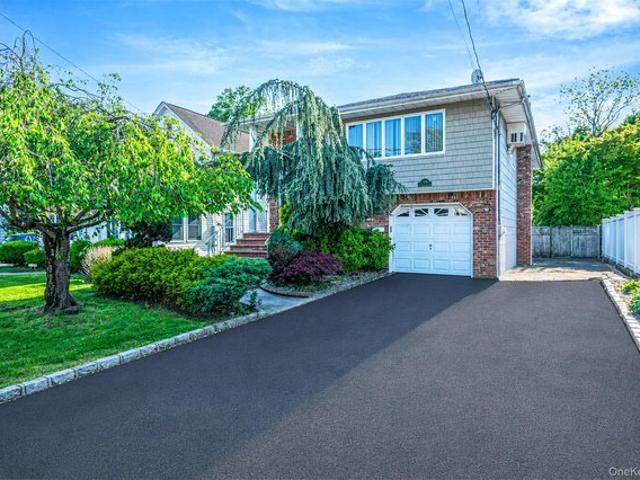 2706 Milburn Ave, Baldwin, NY 11510