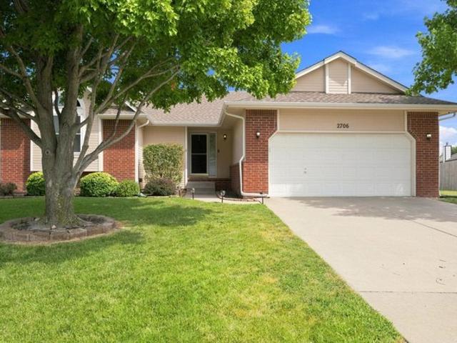 2706 N Meadow Oaks Ct, Wichita, KS 67220