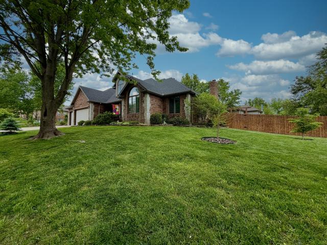 2706 N Skyview Lane
