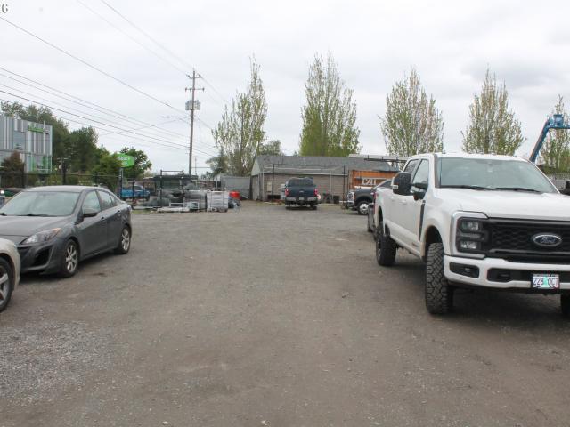 2706 ne columbia blvd
