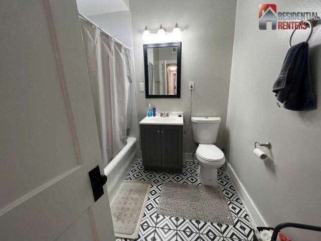 2706 North Frederick Avenue 3 Bedroom Apartment for Rent at 2706 N Frederick Ave, Milwaukee, WI 53211 Murray Hill