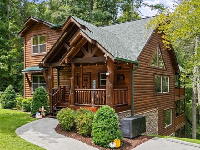2706 Owls Cove Way, Sevierville, TN 37862