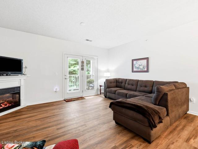 2706 Bradford Commons Dr 202