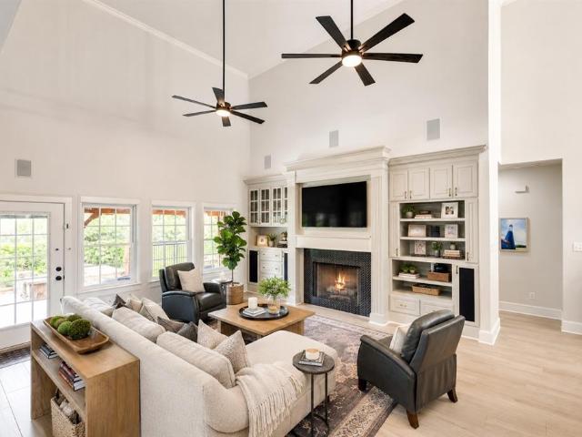 2706 Brookside Lane