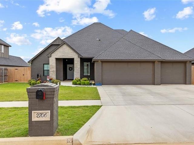2706 Cloud Nine Cir, Weatherford, OK 73096