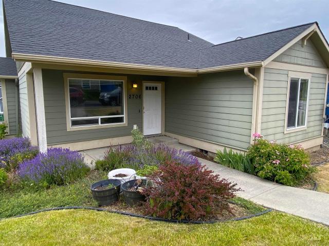 2706 Granville