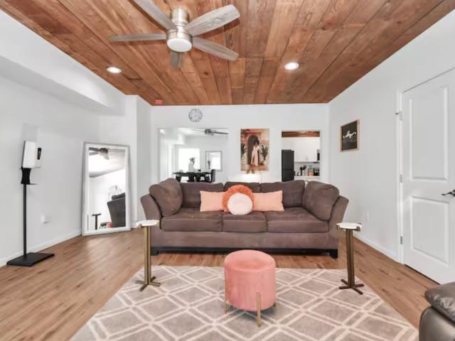 2706 Isabella Street