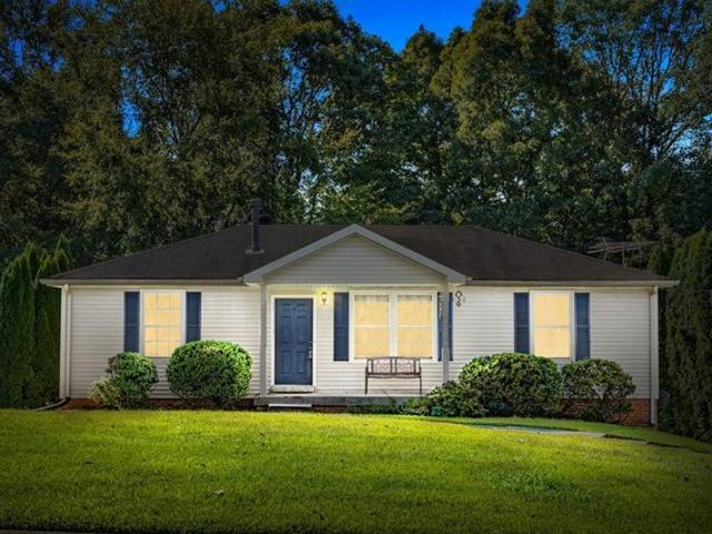 2706 Knob Ct, Clarksville, TN 37043