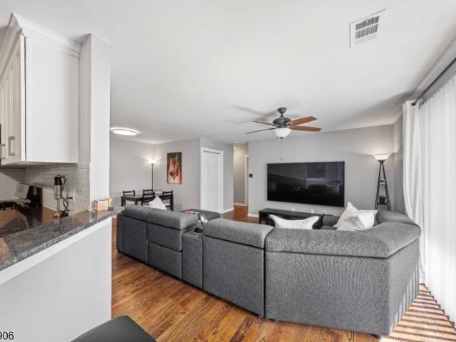 2706 Lighthouse Ln