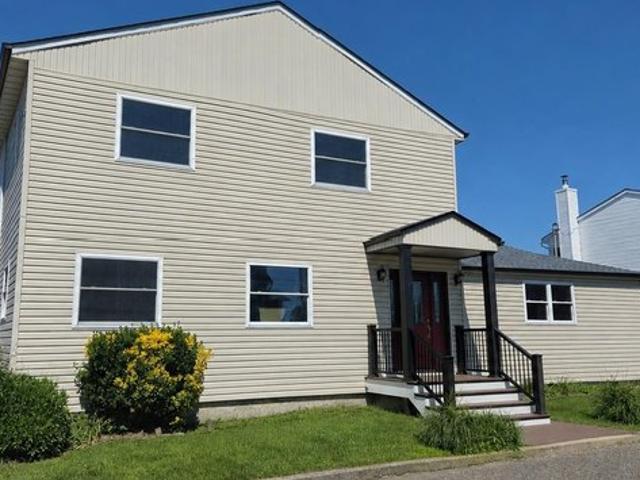 2706 Peconic Ave, Seaford, NY 11783