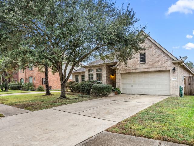 2706 Round Hill Court