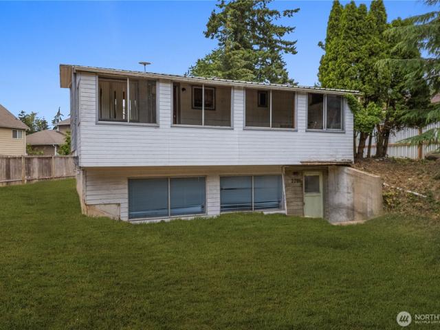 2706 S 276th Place