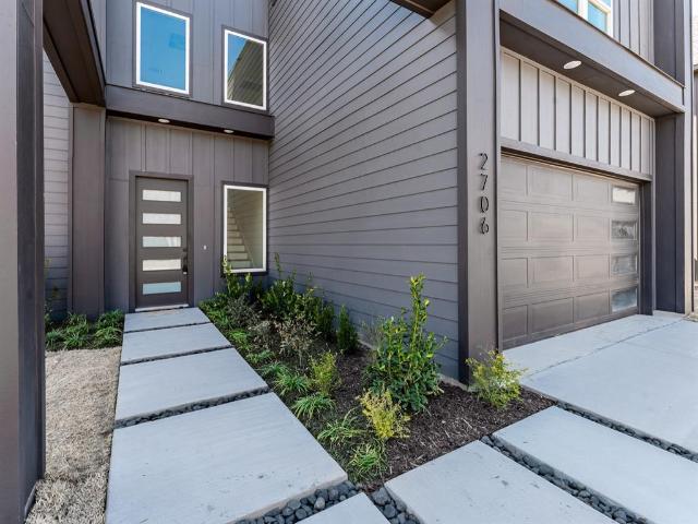 2706 Valentine Street