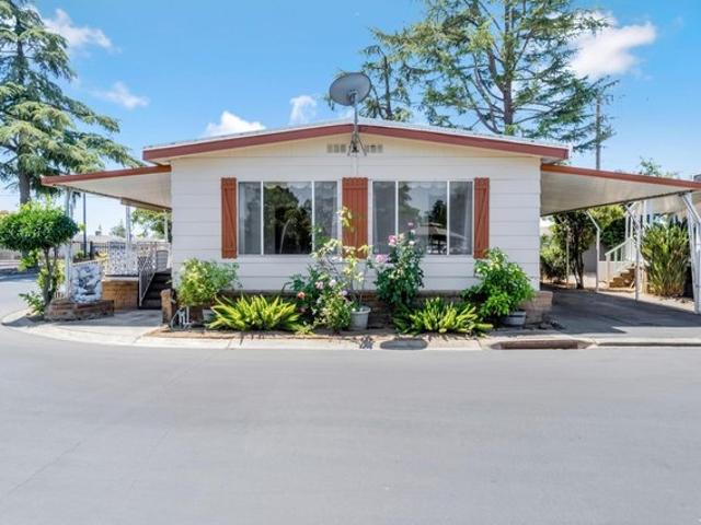 2706 W Ashlan Ave Spc 11, Fresno, CA 93705