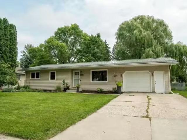 2706 12TH ST S, FARGO, ND 58103 Single Family Residence For Sa.