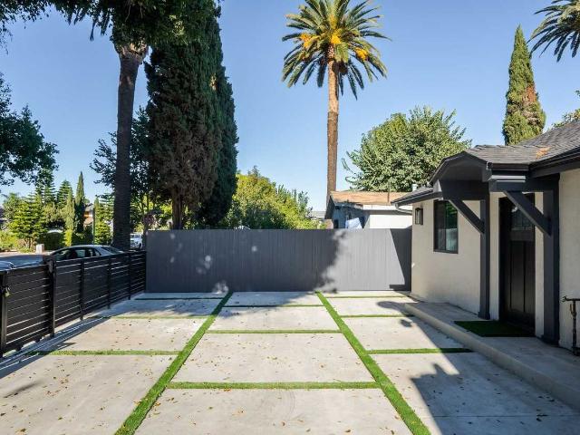 2706 & 2708 S. Cochran Avenue 4 Bedroom Apartment for Rent at 2706 S Cochran Ave, Los Angeles, CA 90016 West Adams