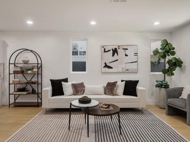2706 & 2708 S. Cochran Avenue 3 Bedroom Apartment for Rent at 2706 S Cochran Ave, Los Angeles, CA 90016 West Adams