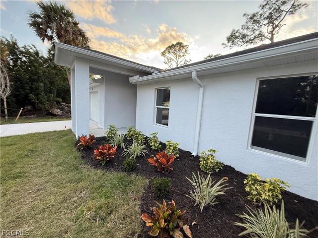 27079 27 Washington St, Punta Gorda, FL 33983 | MLS #2026013 | Compass