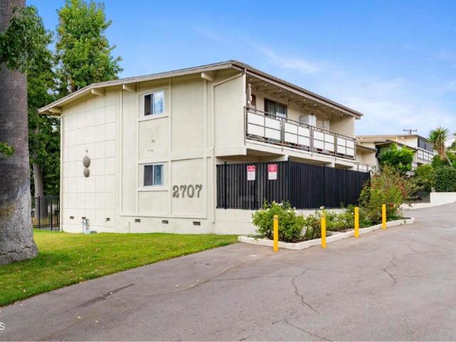 2707 Montrose Avenue 10
