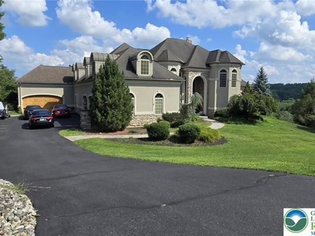 2707 Apple Valley Cir, South Whitehall Township, PA 18069