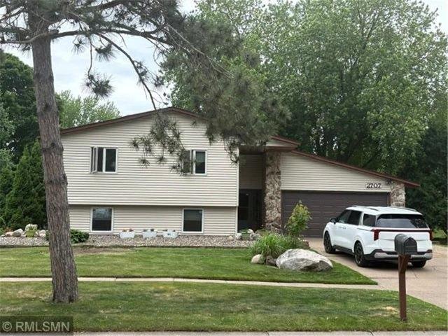 2707 Croixwood Blvd, Stillwater, MN 55082