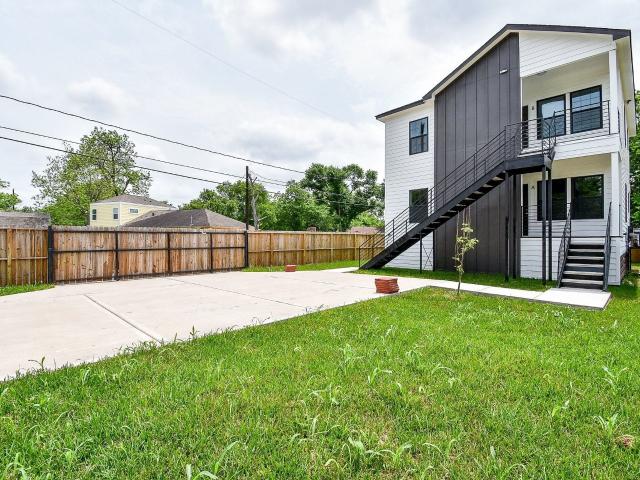 2707 Kirk St, Houston, TX 77026 | MLS #38878