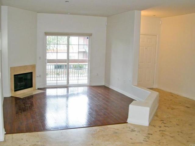 2707 Lake Pointe Dr #208, Spring Valley, CA 91977